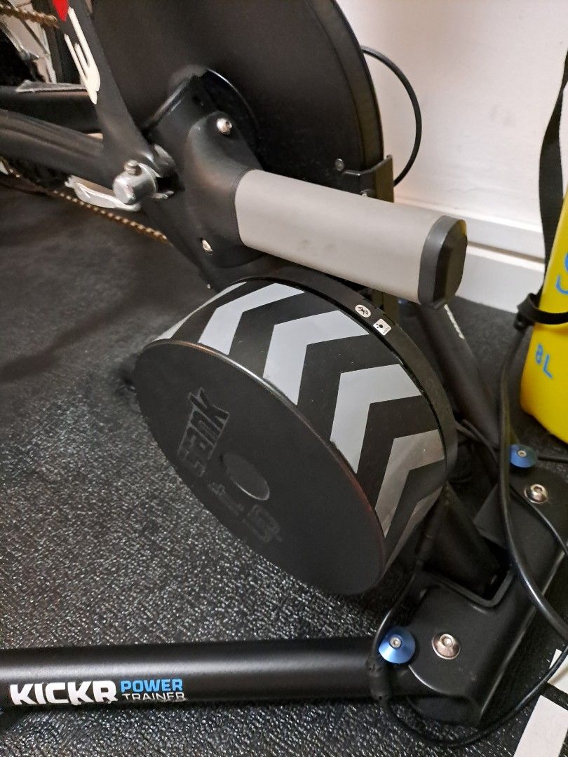 Smart trainer wahoo kickr v2, Sports Equipment, Exercise & Fitness ...