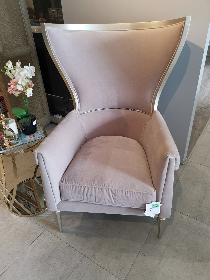 Taylor B armchair (Like New), Furniture & Home Living, Furniture ...
