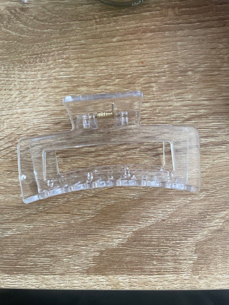 transparent claw clip, Women's Fashion, Watches & Accessories, Hair ...