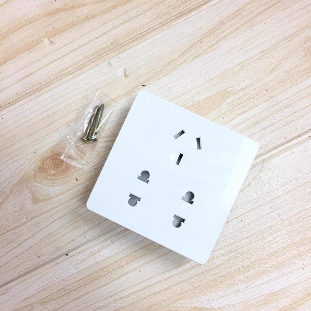 Universal Wall Outlet Socket 3 Gang 250Volts, TV & Home Appliances ...