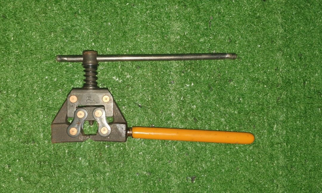 WHALE roller chain detacher - JAPAN, Hobbies & Toys, Stationery & Craft, Craft Supplies & Tools ...