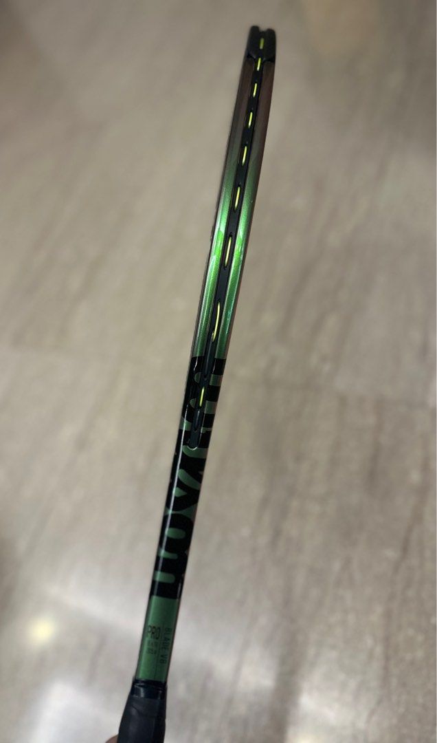 Wilson Blade PRO 98 V8, Sports Equipment, Sports & Games, Racket & Ball ...
