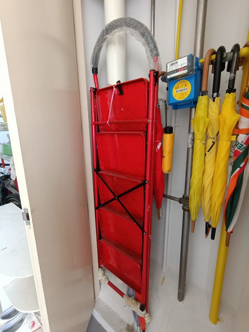 5 steps Red Ladder, Furniture & Home Living, Home Improvement ...