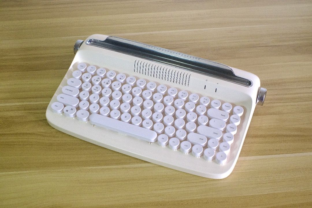 [ACTTO] Retro Korean Keyboard, Computers & Tech, Parts & Accessories, Computer Keyboard on Carousell