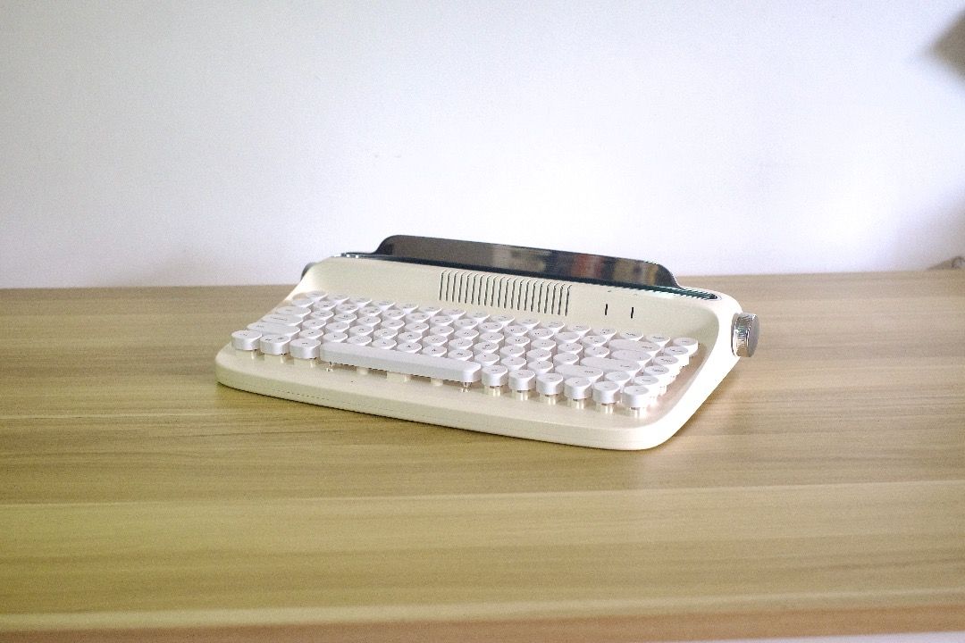 [ACTTO] Retro Korean Keyboard, Computers & Tech, Parts & Accessories, Computer Keyboard on Carousell