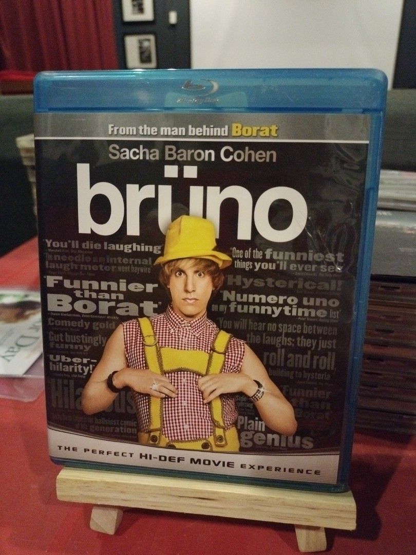 Brüno by Sacha Baron Cohen (Borat) Blu-ray, Hobbies & Toys, Music ...
