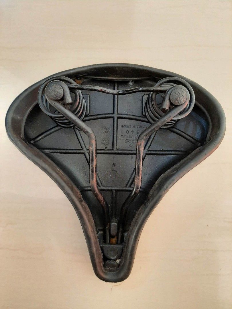 Captain Stag Saddle, Sports Equipment, Bicycles & Parts, Bicycles on ...