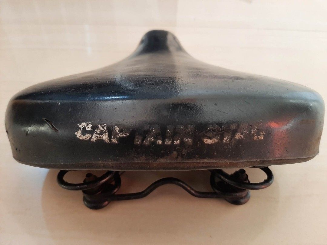 Captain Stag Saddle, Sports Equipment, Bicycles & Parts, Bicycles on ...