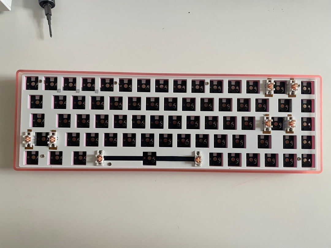 CIY Tester 68 Keyboard Kit Wireless only Modded 65% w/ free keycaps, 電腦 ...