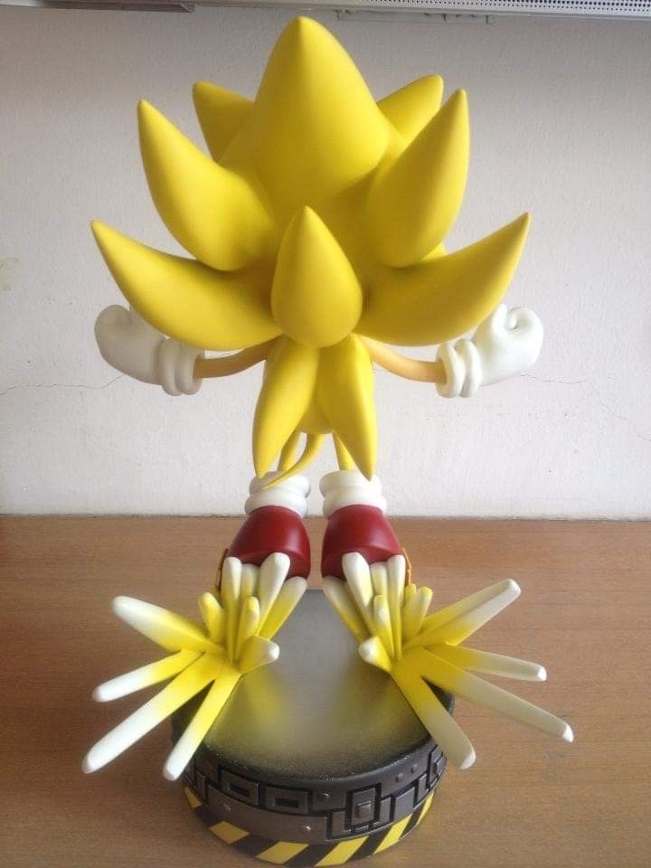 Classic Super Sonic 15" resin statue figure Sonic The Hedgehog (First 4 ...