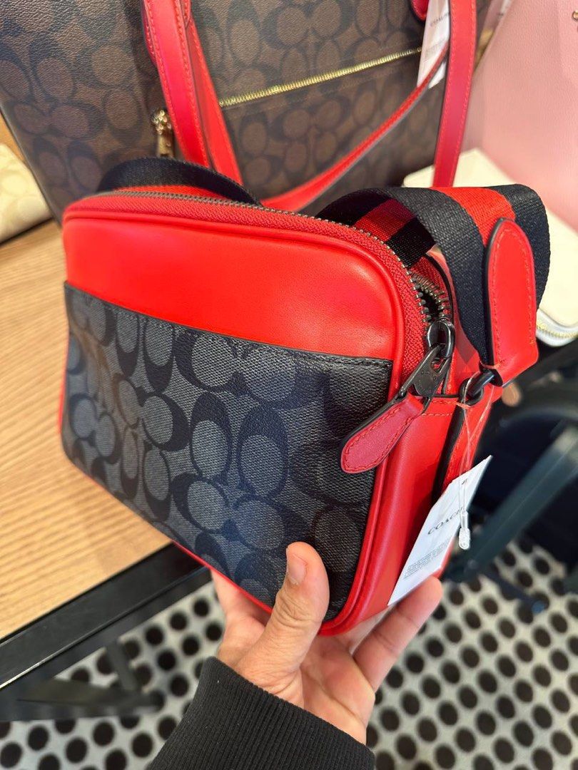 Coach Graham Crossbody, Luxury, Bags & Wallets on Carousell