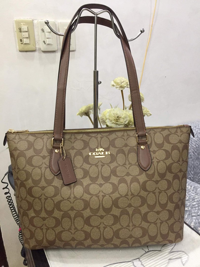 Coach tote bag on Carousell