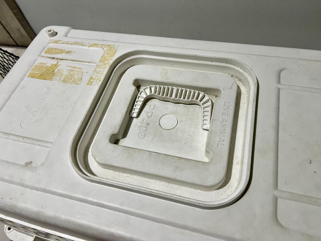 Dog Crate PP40, Pet Supplies, Homes & Other Pet Accessories on Carousell