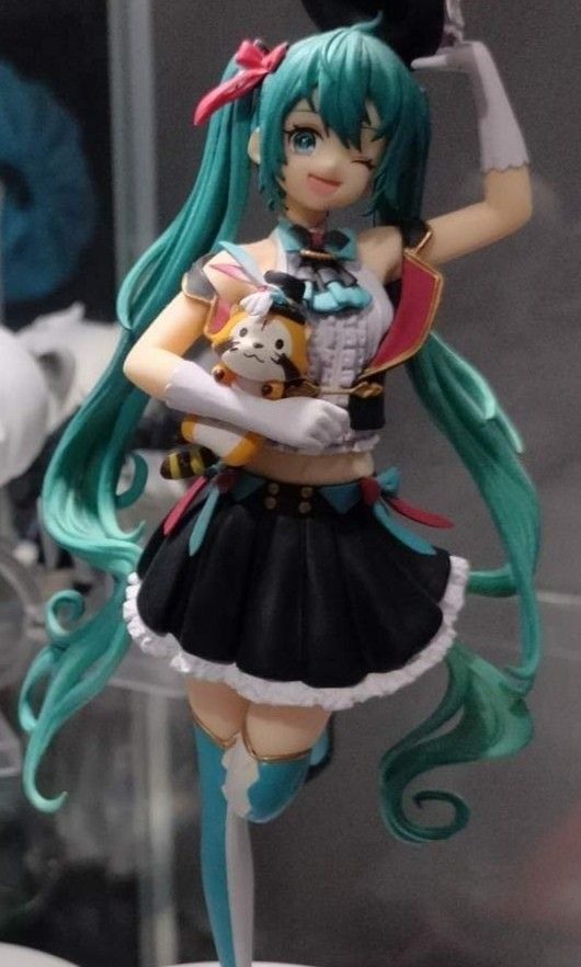 (Furyu) Hatsune Miku × Rascal Special figure - RARE FIGURE on Carousell
