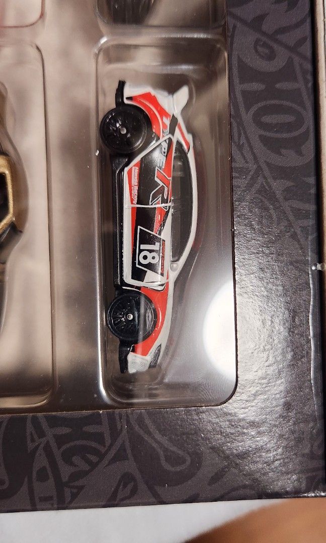 Hot Wheels 6 Pack Custom Datsun 240z, 2018 Honda Civic Type R, '70 ...