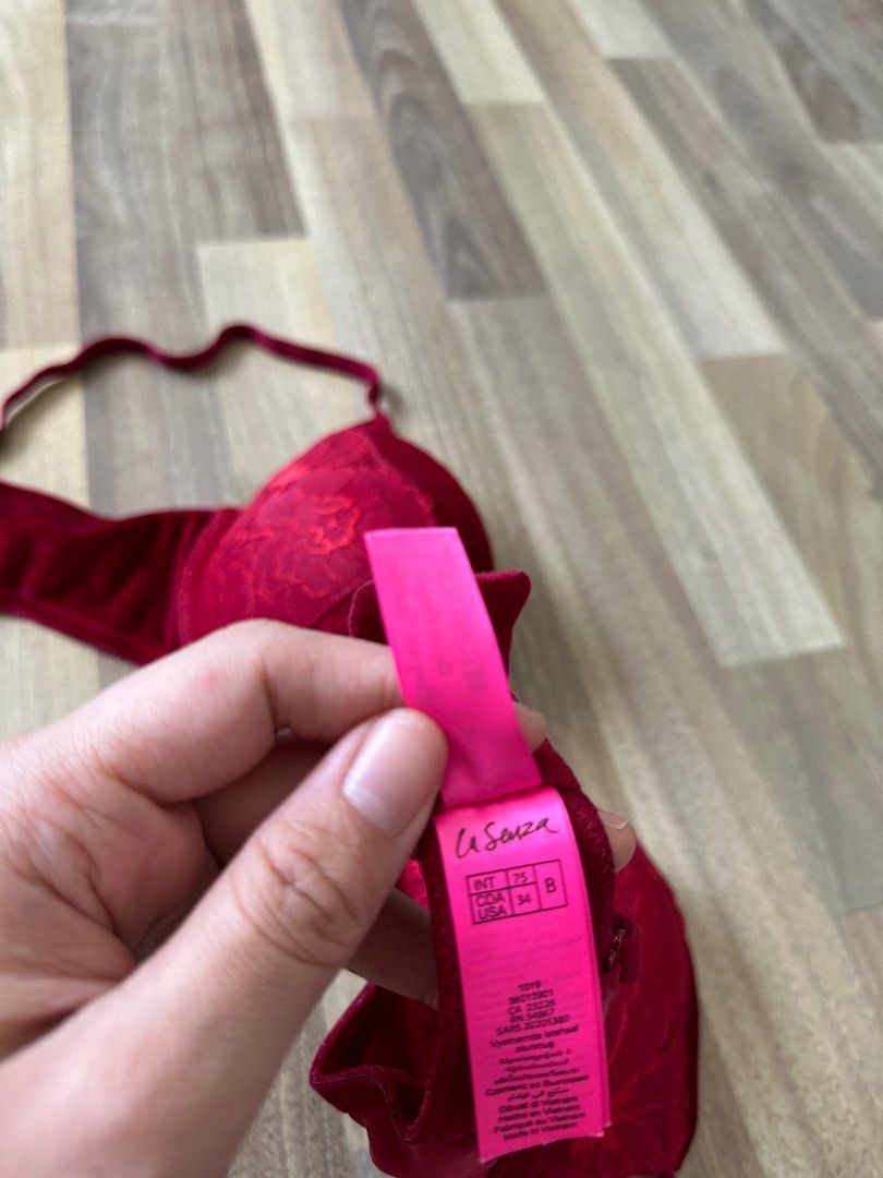 LA SENZA VELVET RED LACE BRA, Women's Fashion, New Undergarments ...