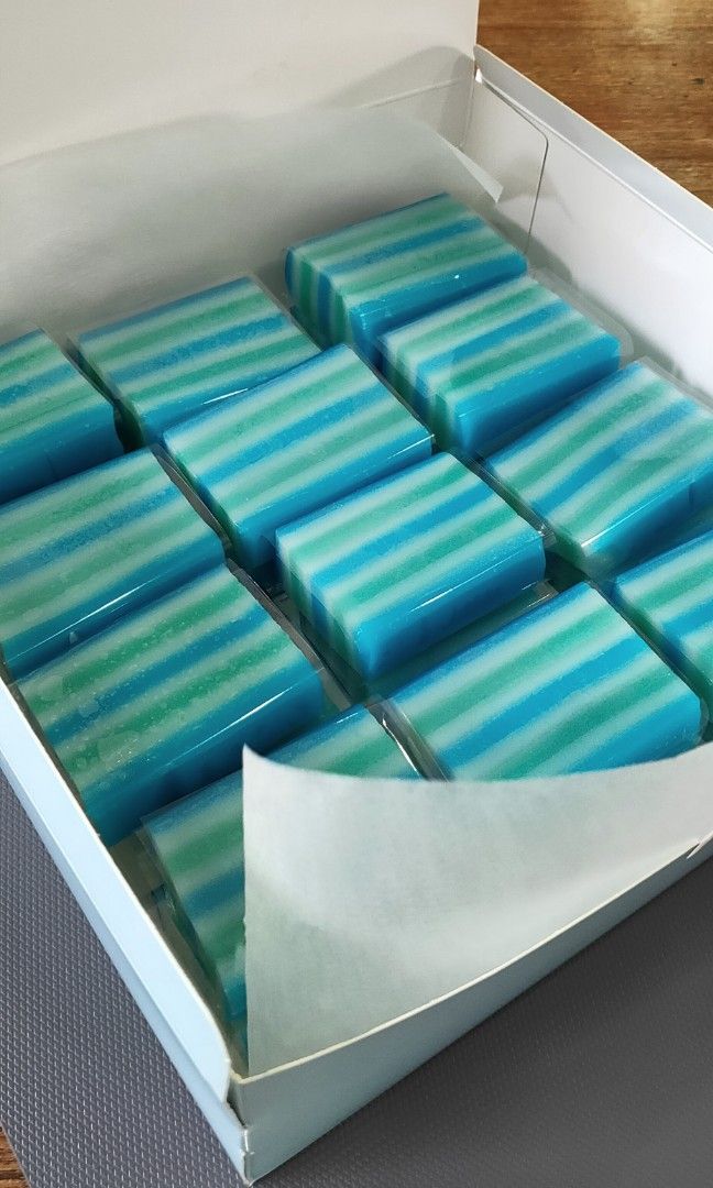 Lapis Sagu/ Nonya Kuih/ Kuih Lapis/ Vegetarian/ Traditional Kuih/ Blue ...