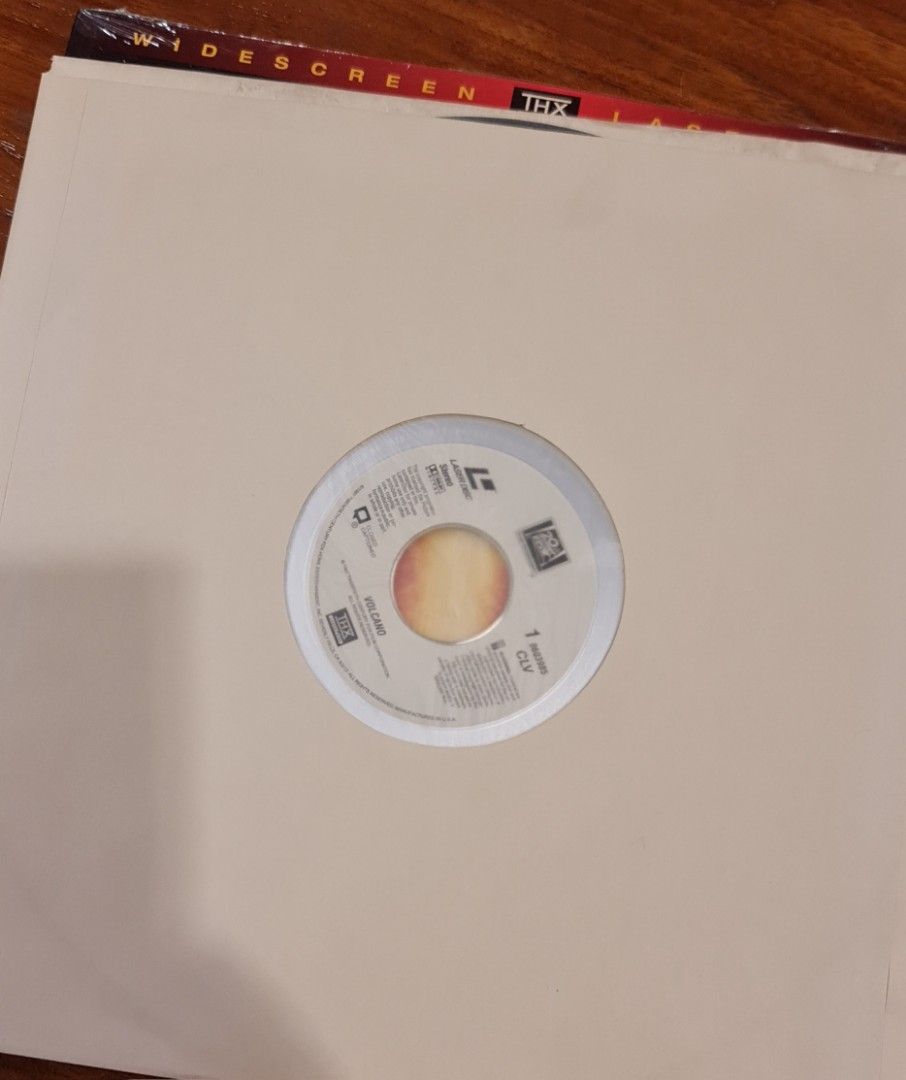 Laser disc Movie : Volcano, Musik & Media, CD, DVD & Lainnya di Carousell