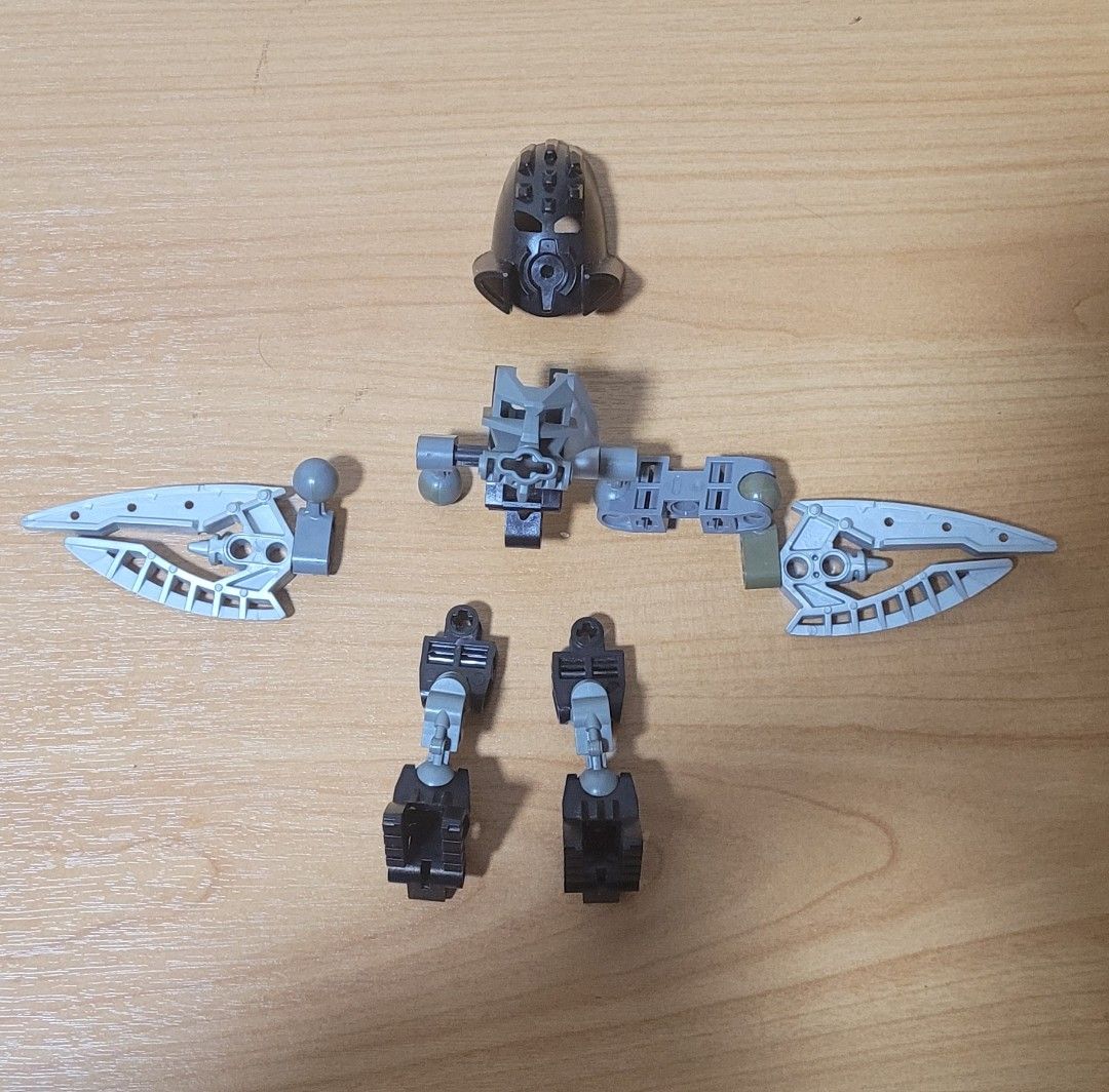 Lego Bionicle 8724 Matoran Garan, Hobbies & Toys, Toys & Games on Carousell