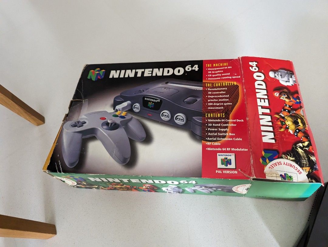 N64 Nintendo 64 PAL edition complete in box and turned on working ...
