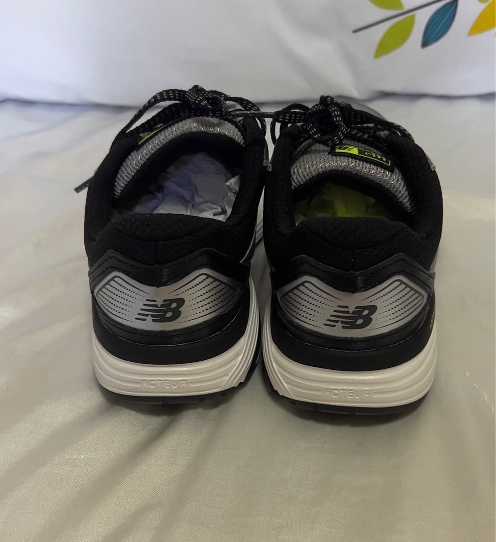 New balance SAF running shoes, Men's Fashion, Footwear, Sneakers on ...