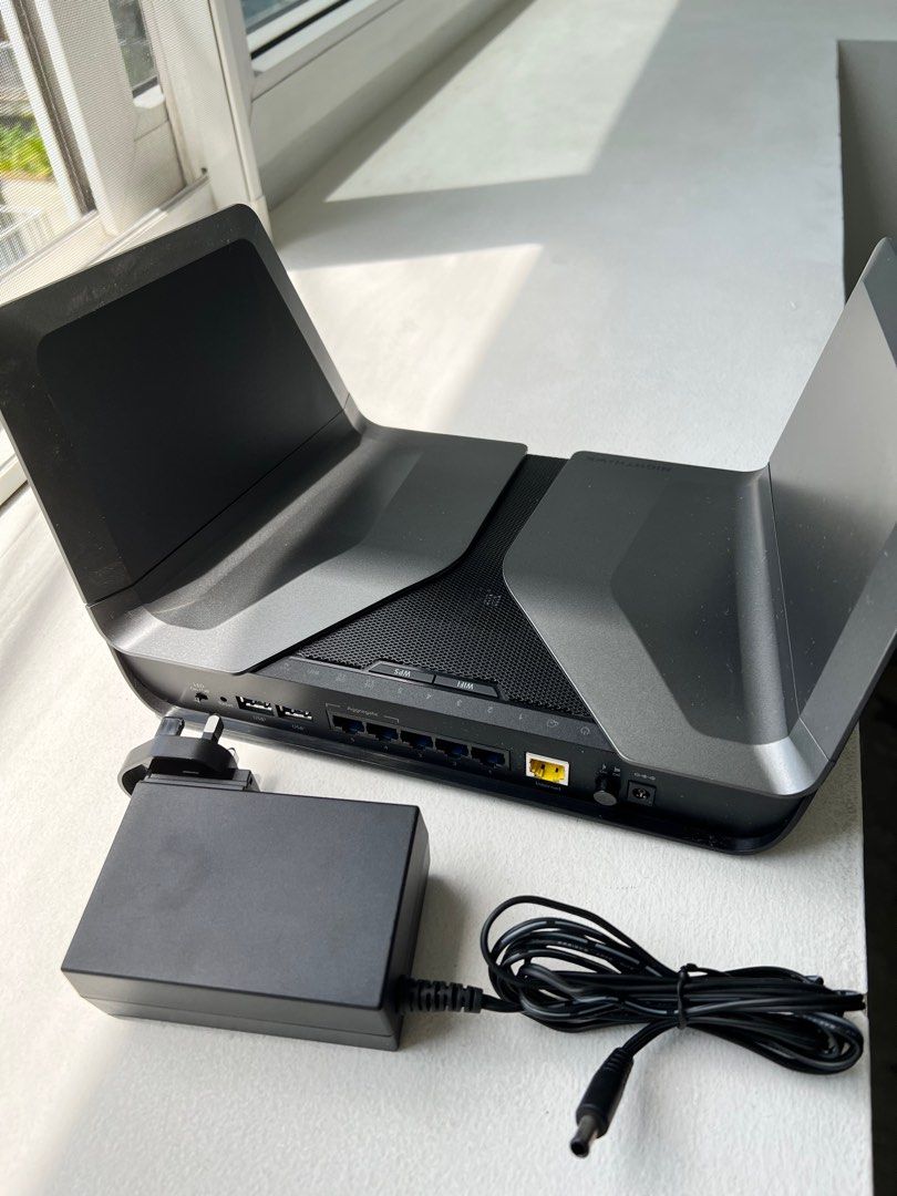 NIGHTHAWK AX8 Wifi Router Model RAX80, Computers & Tech, Parts ...