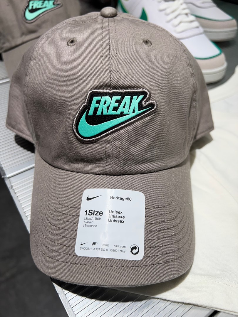 Nike Cap, Men's Fashion, Watches & Accessories, Caps & Hats on Carousell