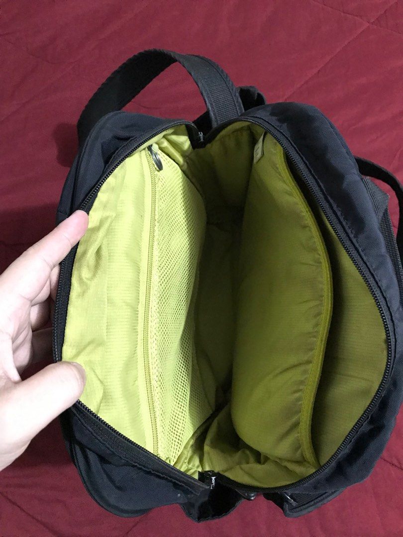 PacSafe: Metrosafe 300 GII Laptop Bag, Men's Fashion, Bags, Backpacks ...