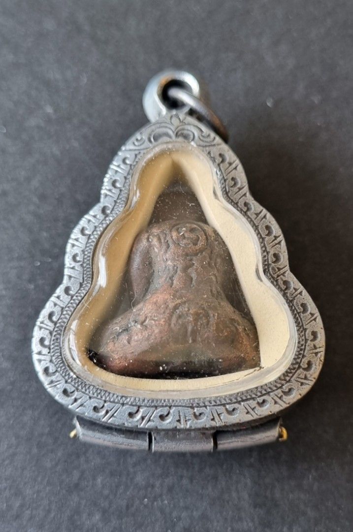 Phra pidta Tok Raja Be 2505, Hobbies & Toys, Memorabilia & Collectibles ...