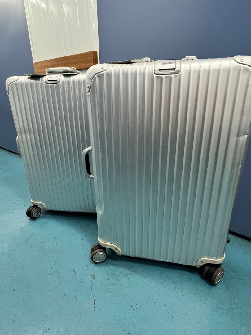 Rimowa original Check in Large luggage. Retails for $2350. Used lightly ...