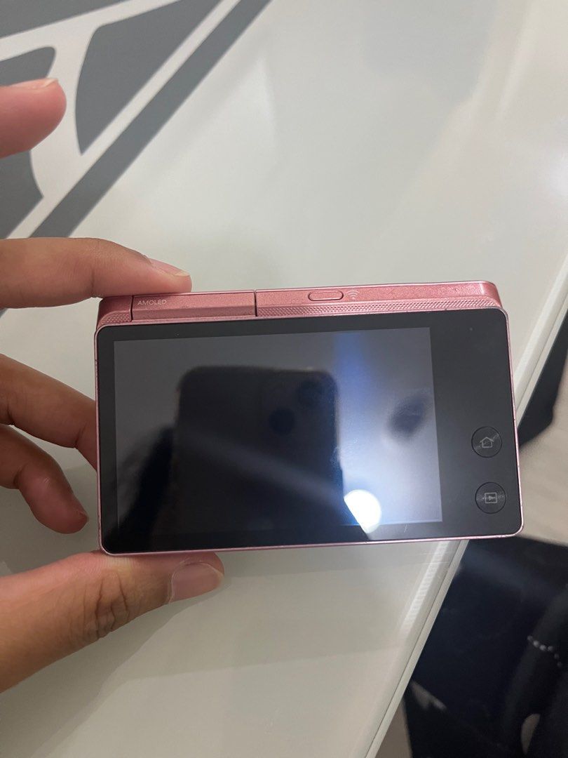 Samsung MV900F FULL HD Flip Digicam on Carousell