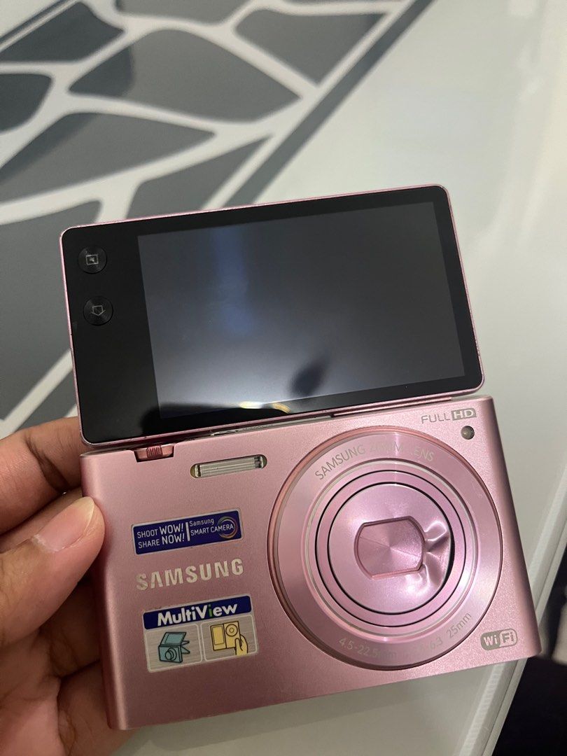 Samsung MV900F FULL HD Flip Digicam on Carousell