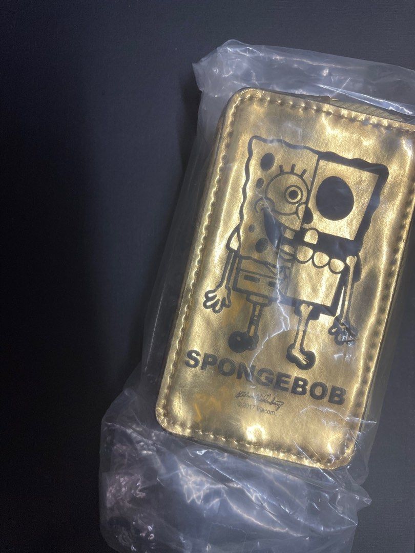 Secret base x Spongbob multiple bag, 興趣及遊戲, 玩具 & 遊戲類 - Carousell