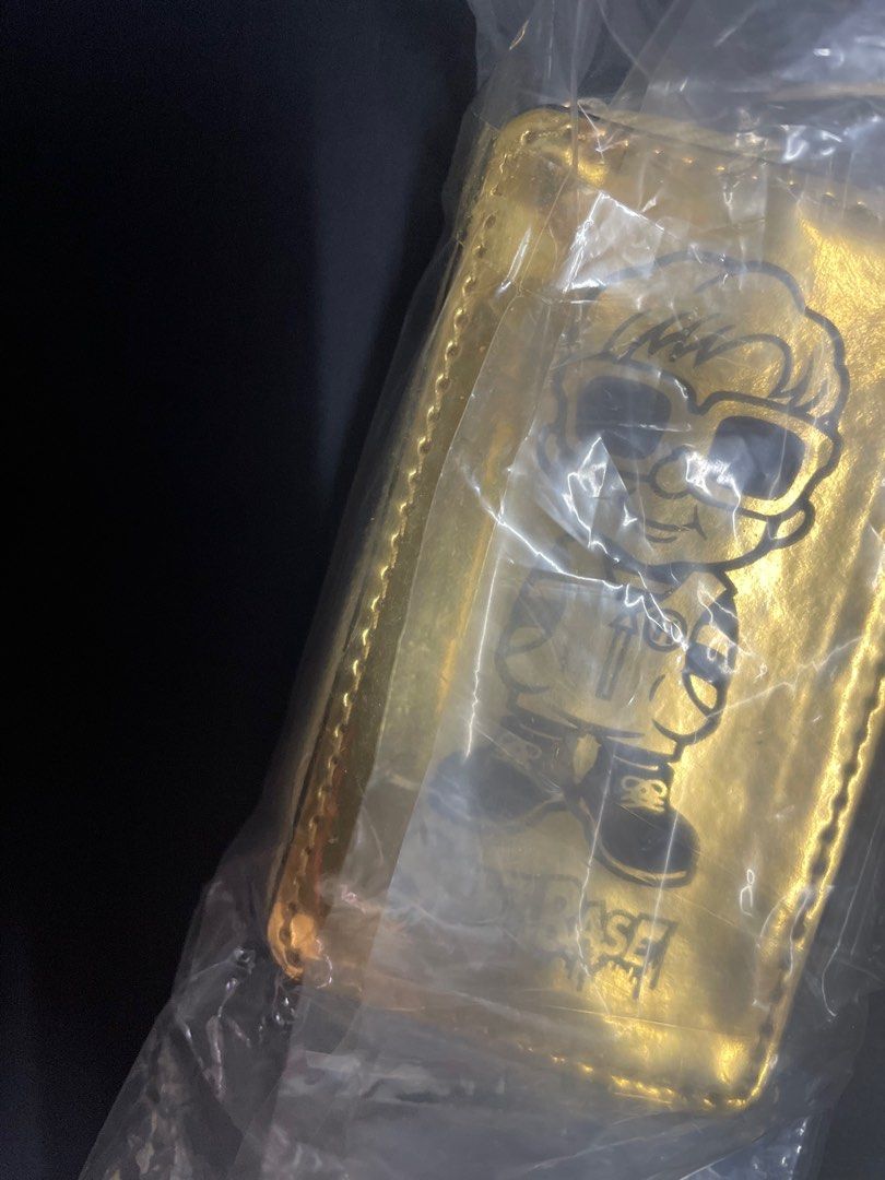 Secret base x Spongbob multiple bag, 興趣及遊戲, 玩具 & 遊戲類 - Carousell