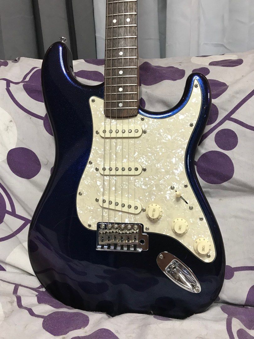 Squier Classic Vibe 70s Stratocaster, Hobbies & Toys, Music & Media ...