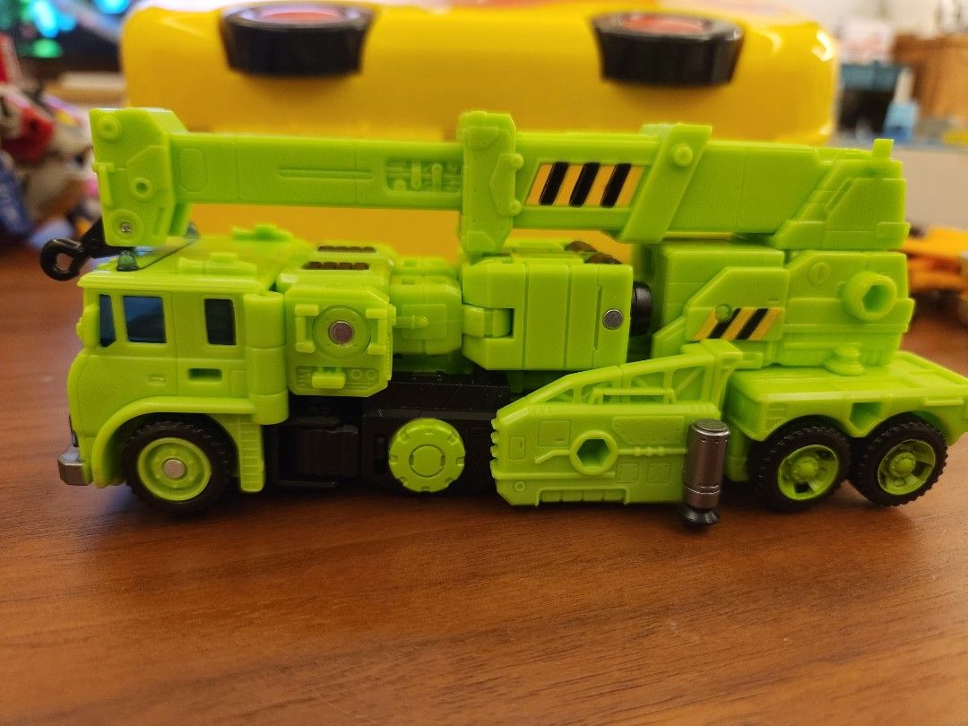 TRANSFORMERS : Grapple Legacy Edition, Hobbies & Toys, Toys & Games on Carousell