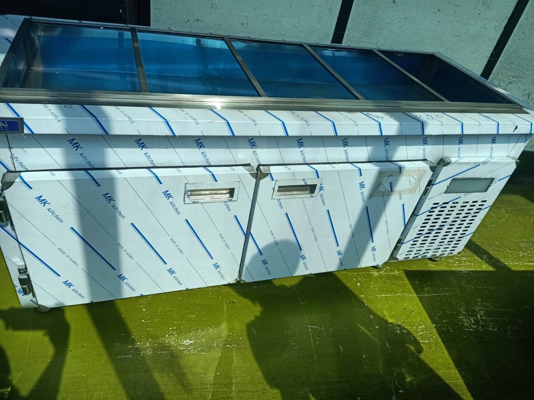 Undercounter Topping Chiller, TV & Home Appliances, Kitchen Appliances ...