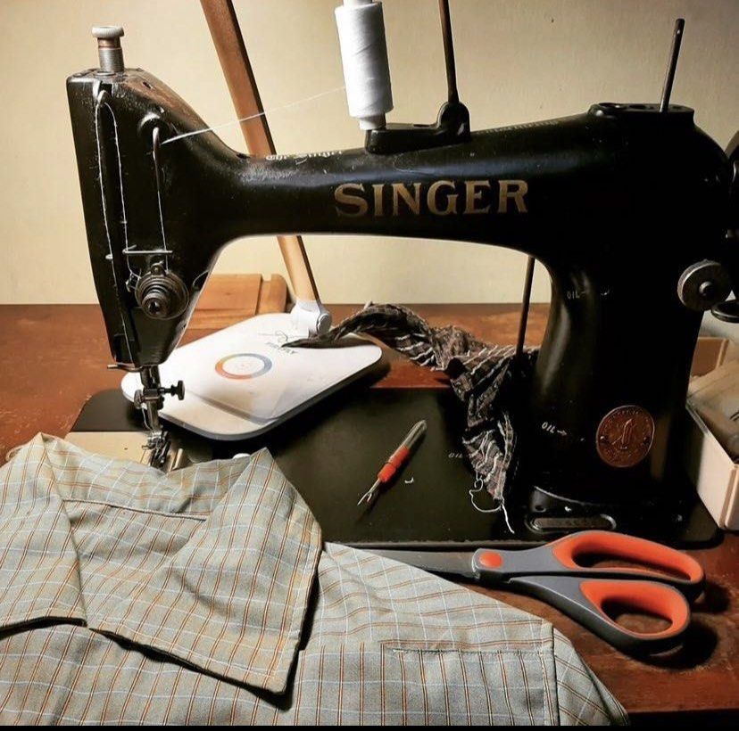 vintage WW2 sewing machine singer, TV & Home Appliances, Other Home ...