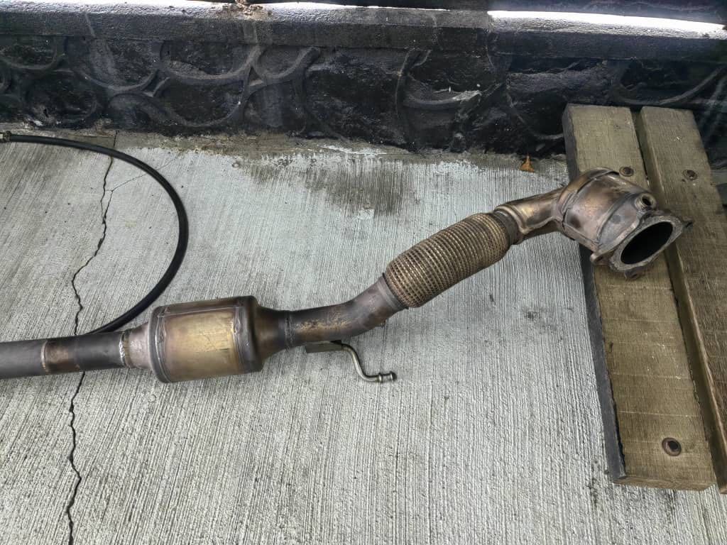 volkswagen mk6 gti stock downpipe, Car Accessories, Accessories on ...