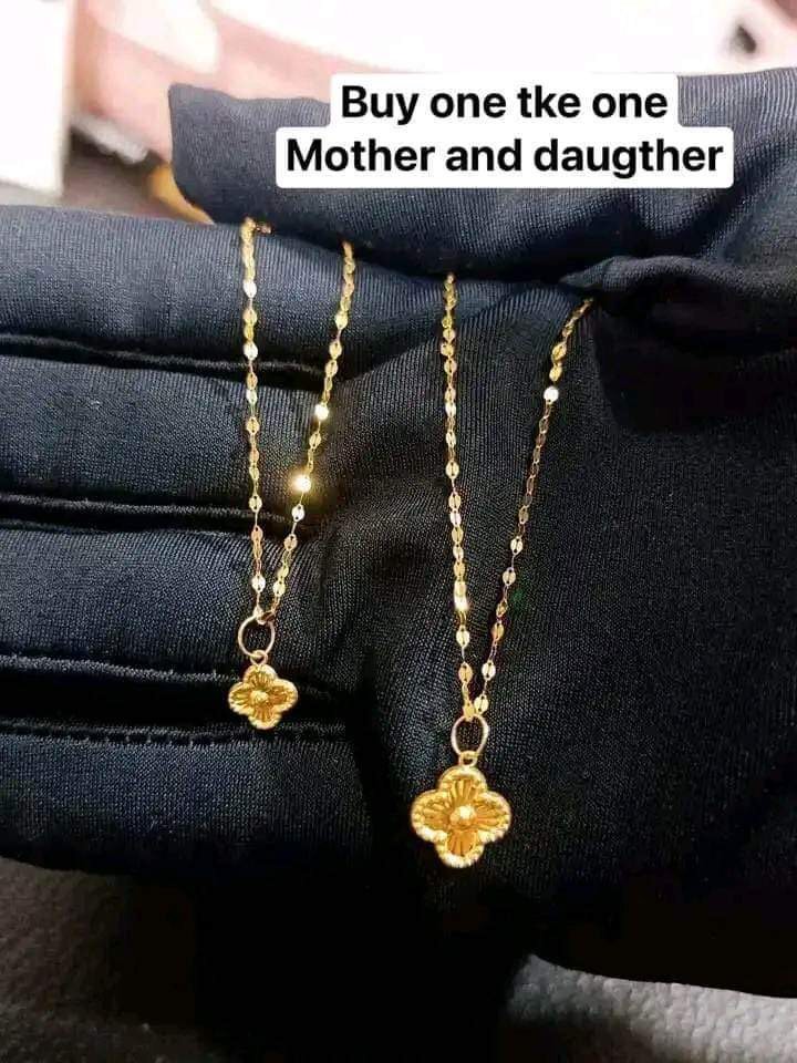 18K MOTHER AND DAUGHTER VCA SET 18 INCHES CHAIN, Women's Fashion ...