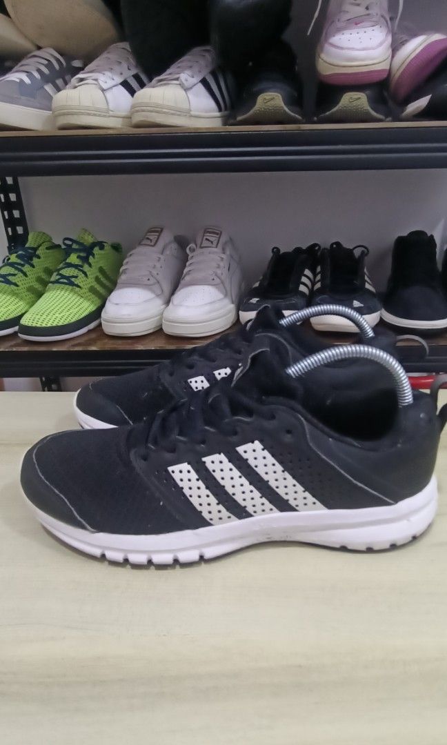 adidas cloudform 7.5uk, Men's Fashion, Footwear, Sneakers on Carousell