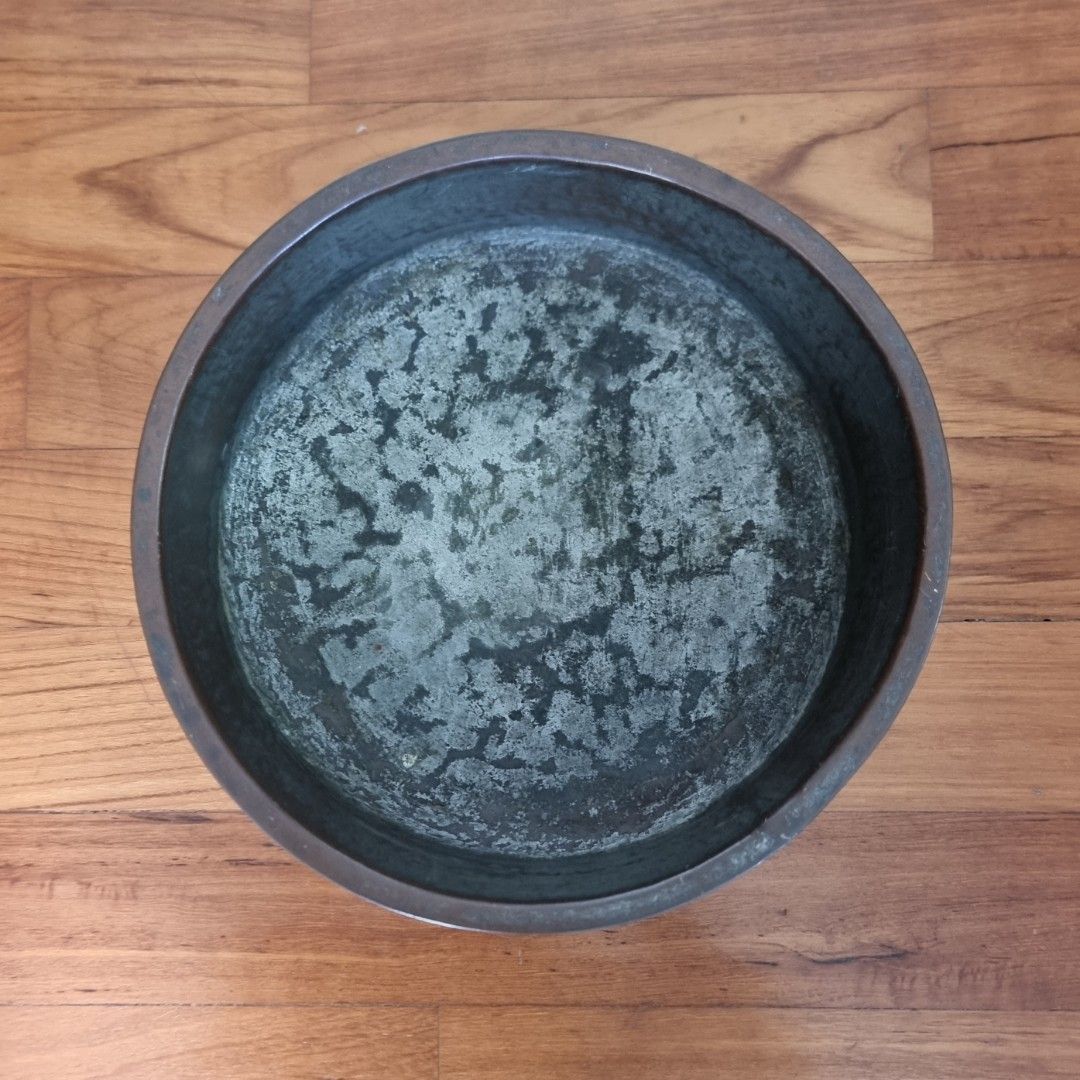 Antique Old Metal Pot, Hobbies & Toys, Memorabilia & Collectibles ...