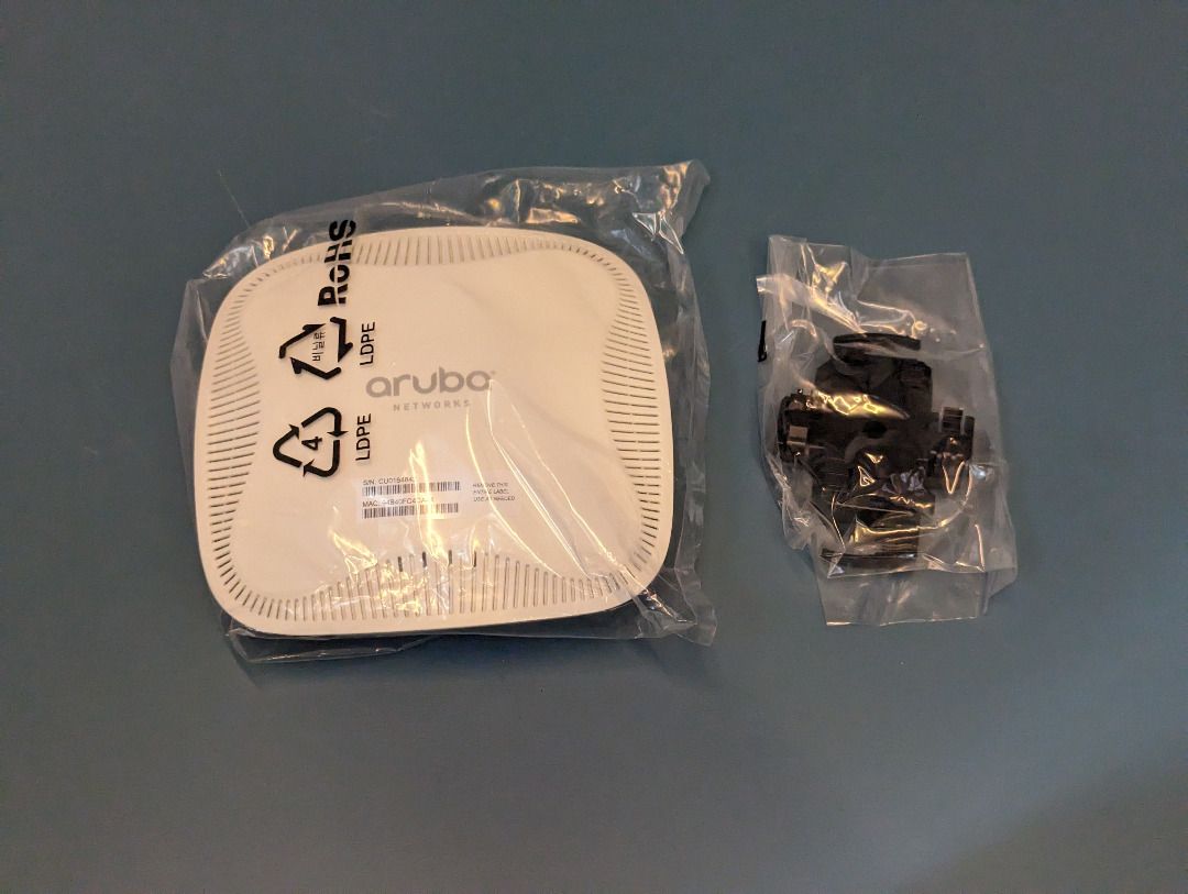 Aruba 7010 controller (ArubaOS 8.10) and 31 Access Point mega-deal ...