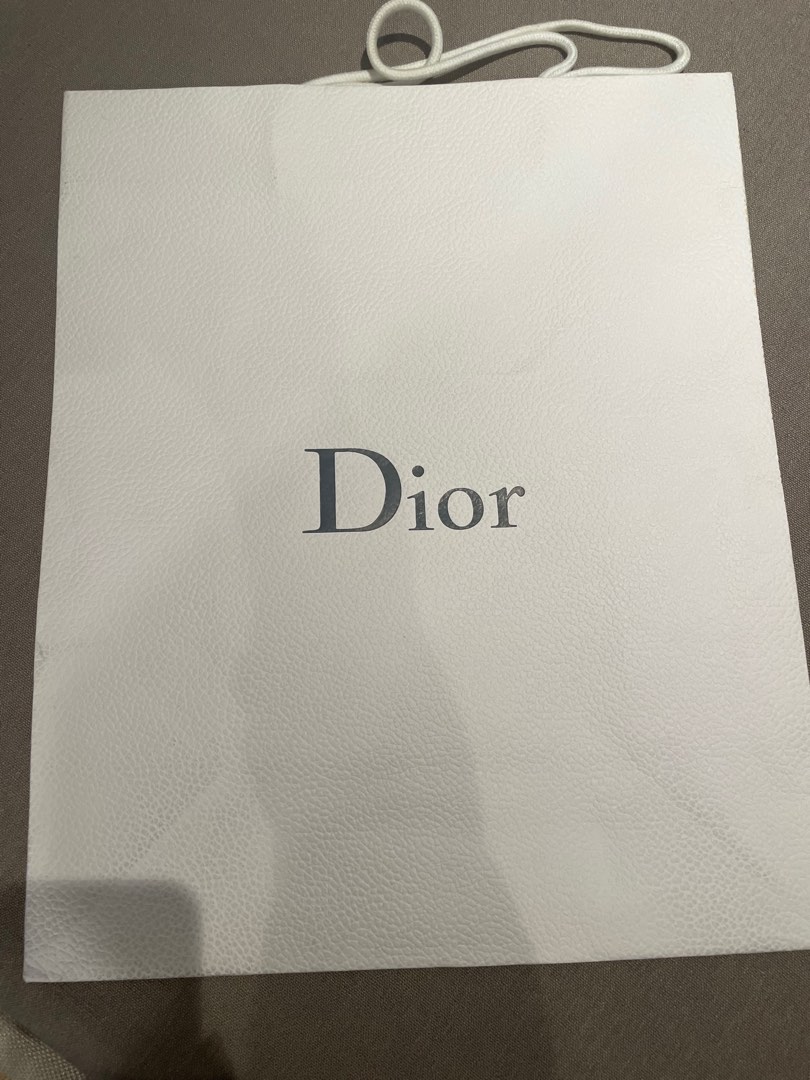 Christian Dior paper bag, 名牌, 手袋及銀包 - Carousell