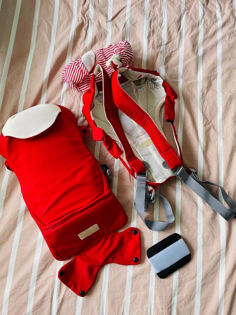 Combi Ninna Nanna baby carrier, Babies & Kids, Going Out, Carriers ...