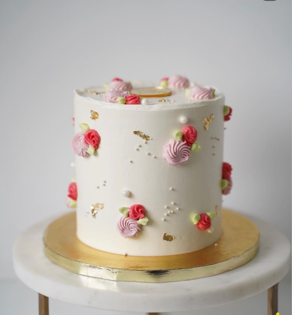 Customised Birthday Cake, Food & Drinks, Homemade Bakes on Carousell