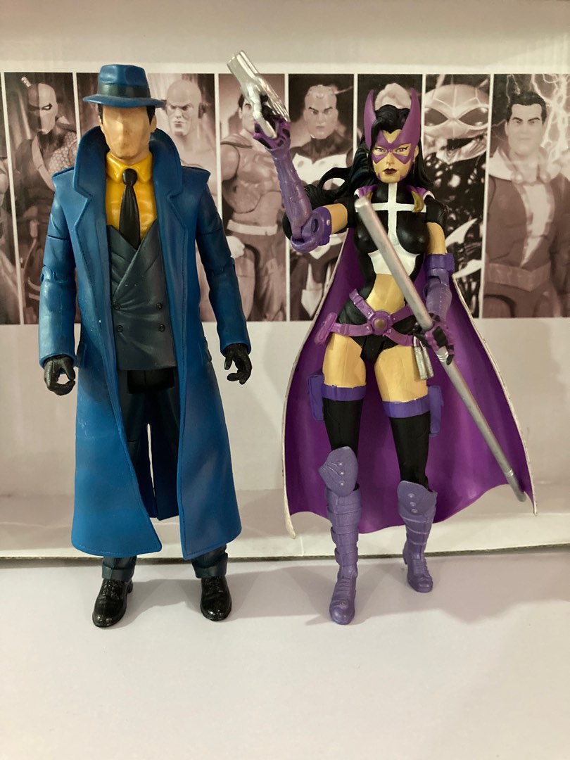 DC Question and Huntress on Carousell