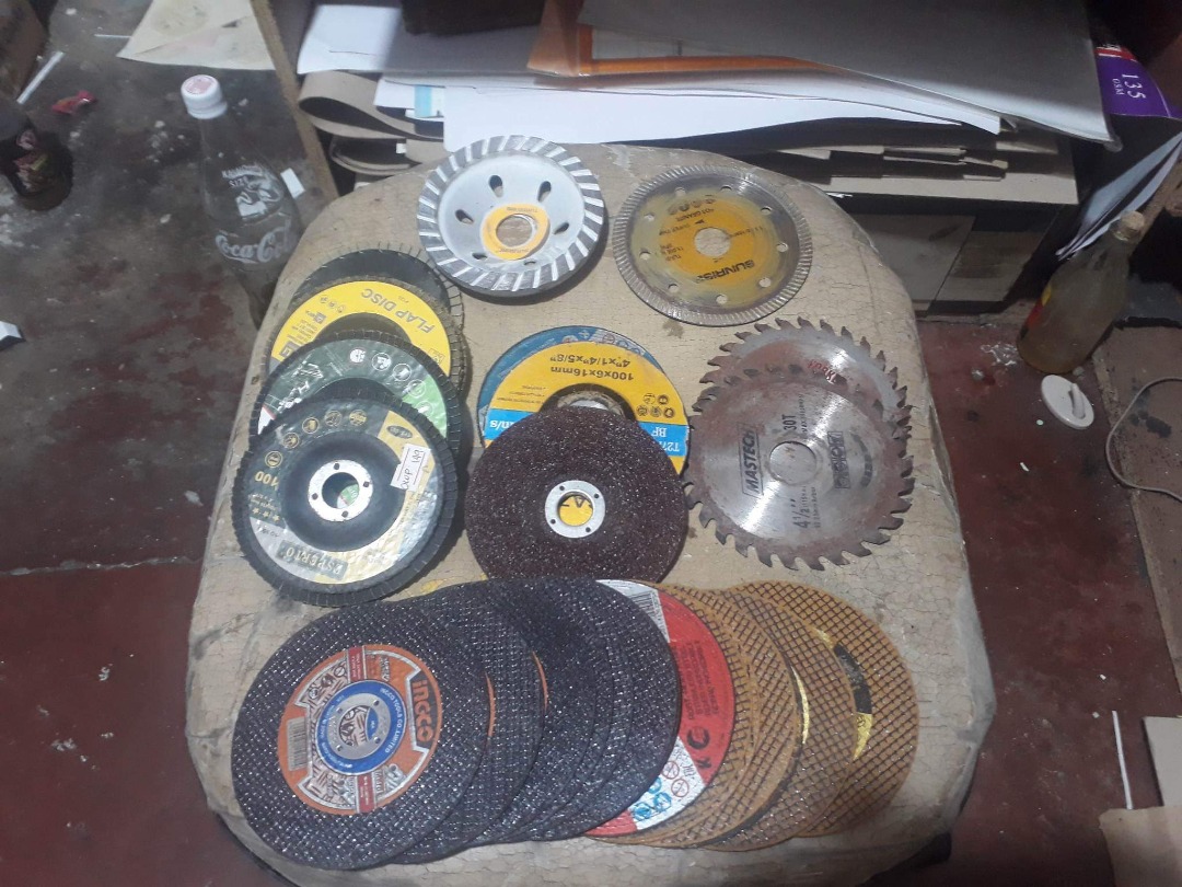 Electric grinder with electric drill kasama mga bala ng grinder ...