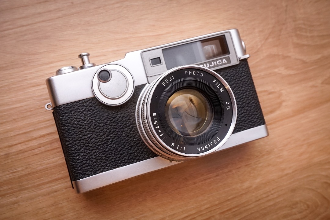 Fujica V2 Rangefinder Film camera, Photography, Cameras on Carousell