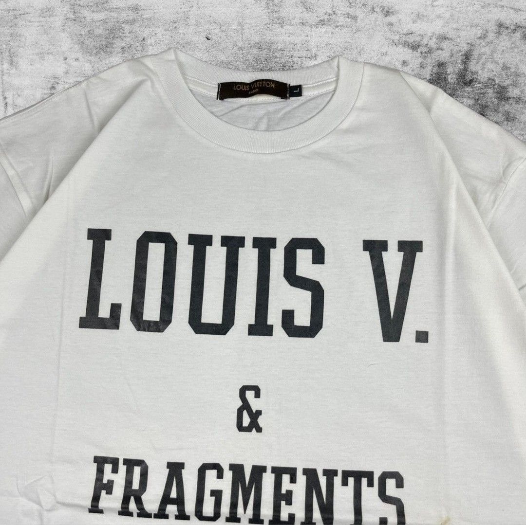 Kaos Louis Vuitton LV & Fragments Putih, Fesyen Pria, Pakaian , Atasan ... Kaos Louis Vuitton LV & Fragments Putih, Fesyen Pria, Pakaian , Atasan ...